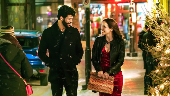 Christmas Catch (2018) — Decorations with people – Mutant Reviewers